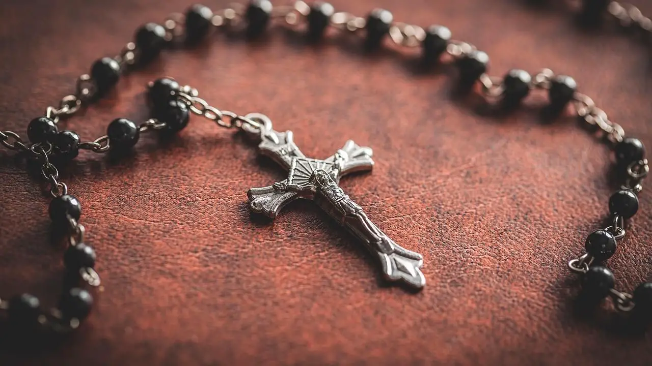 5 dicas para REZAR sempre o TERÇO - Bíblia Católica News